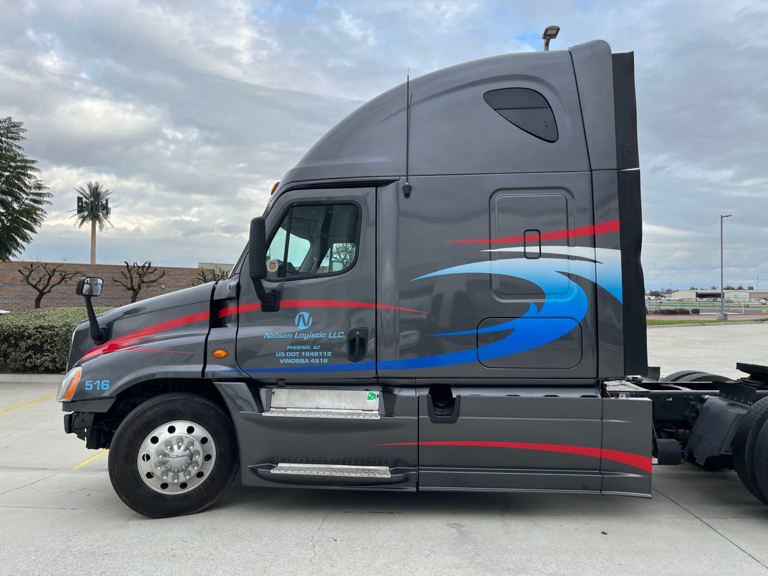 Semi Truck Vinyl Graphics In Los Angeles, CA