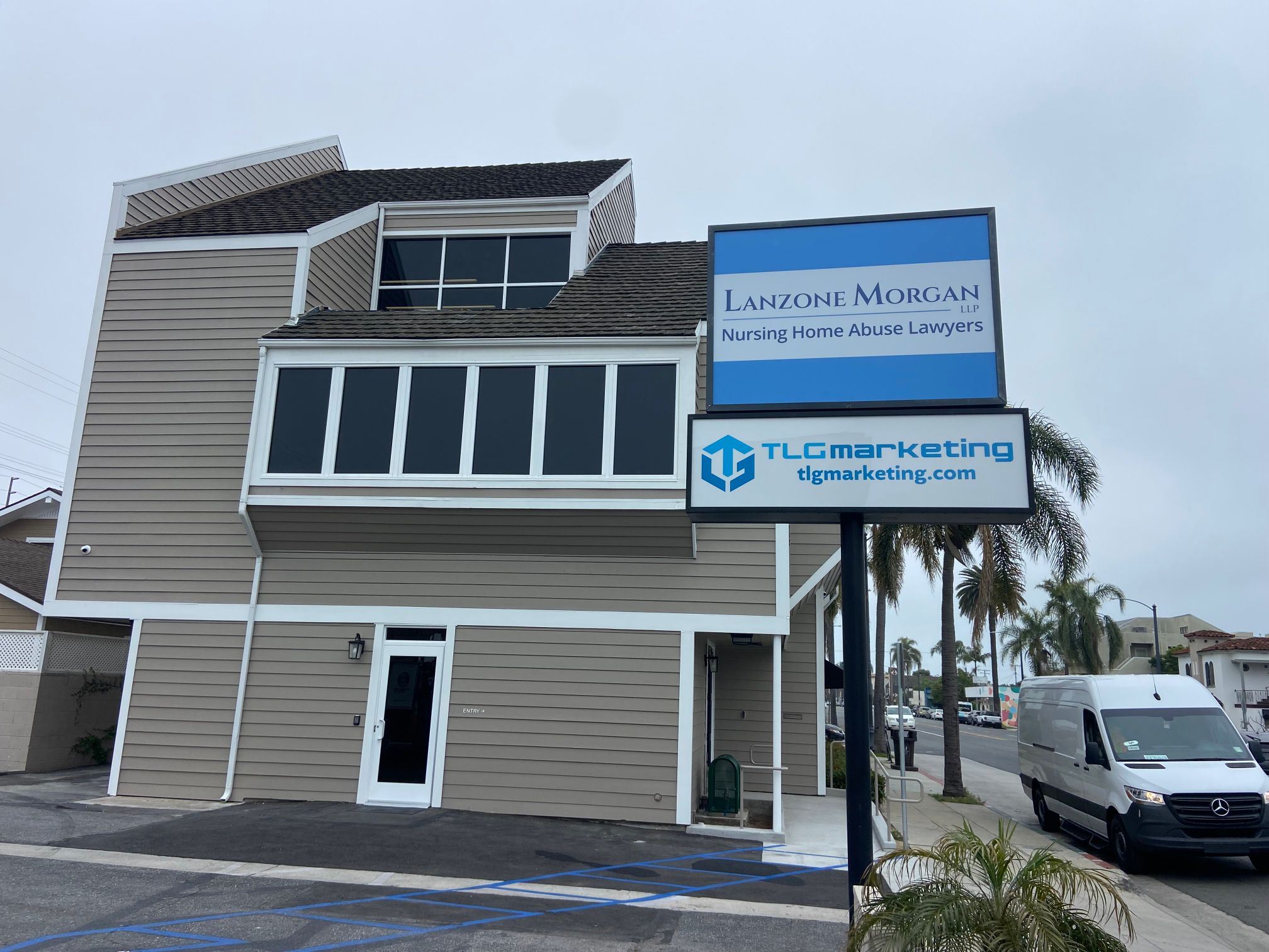 Signs and Graphics for Commercial Buildings in Long Beach, CA